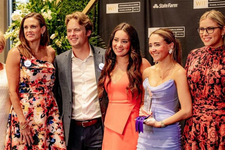 Innovien Solutions Wins Women in Technology | Innovien Solutions